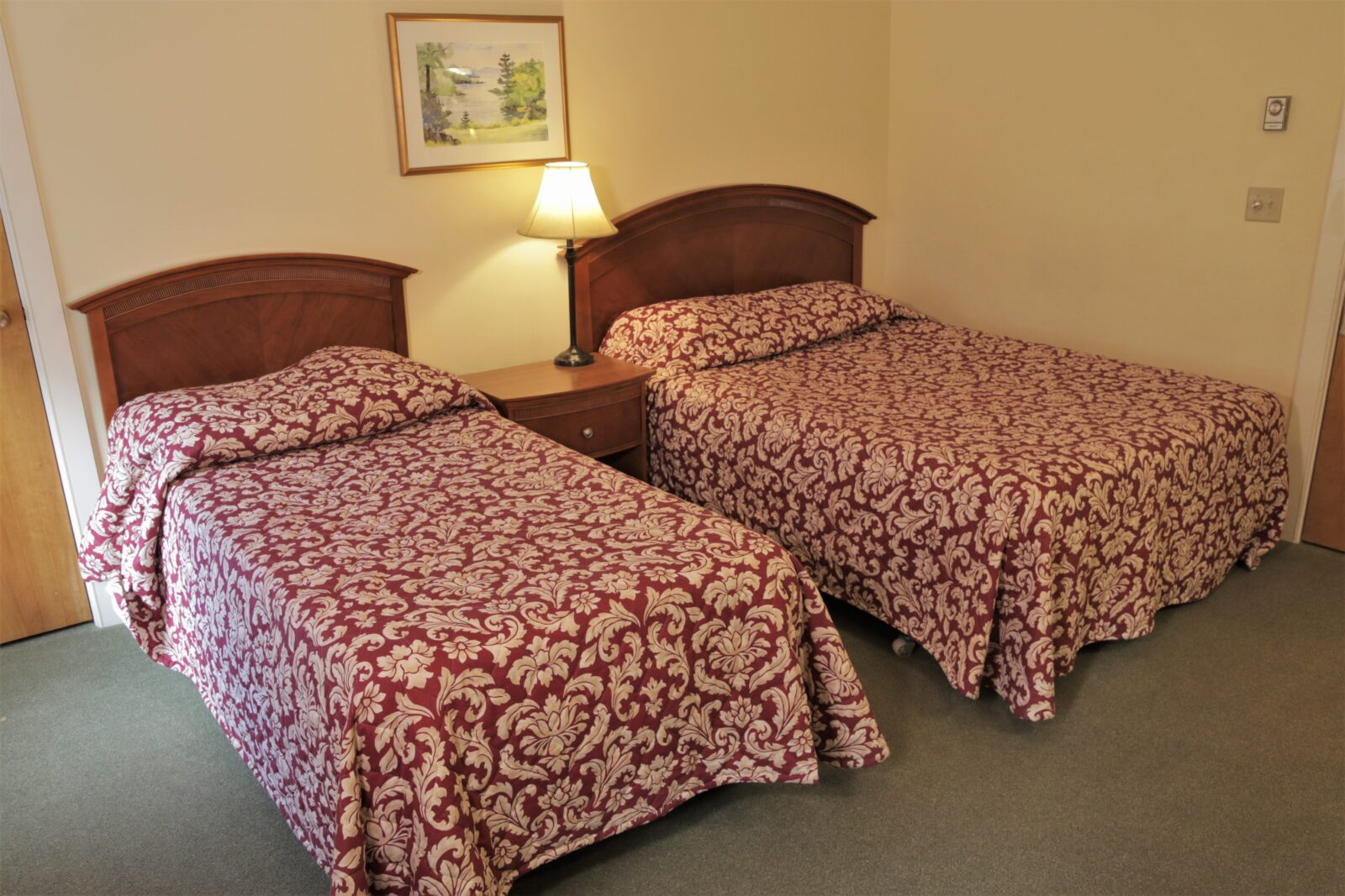 Charming Inn Stay | Cozy Rooms & Unforgettable Service